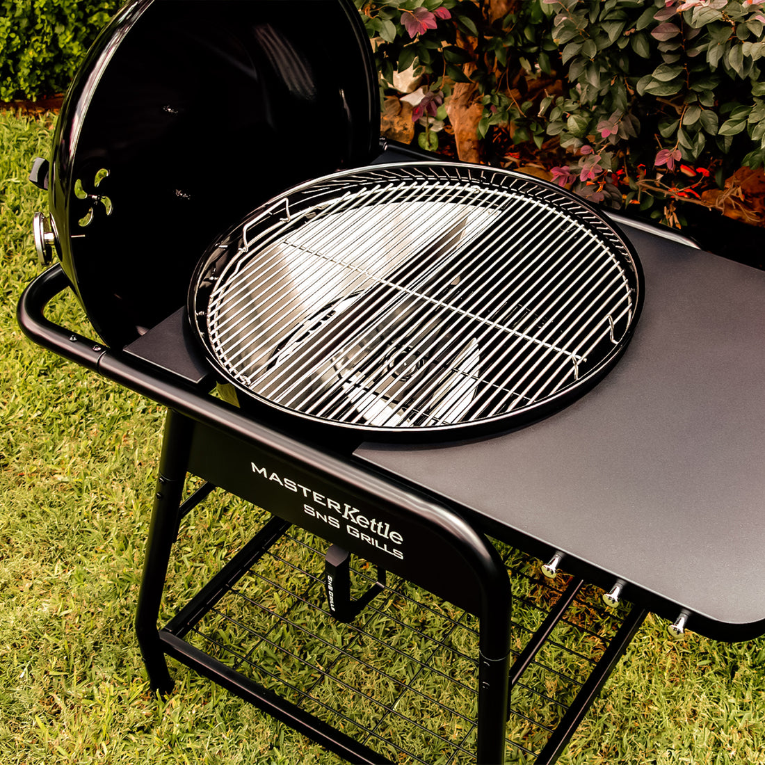 Slow 'N Sear® MasterKettle Charcoal Grill + Smoker – SnS Grills
