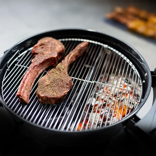 Slow ‘N Sear® Deluxe | SnS Grills
